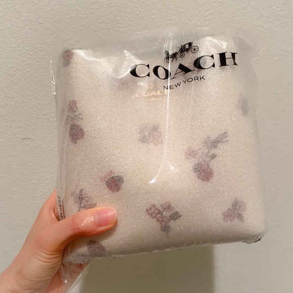 Coach | Bags | Bnwt Coach Mini Town Bucket Bag With Ladybug Floral ...